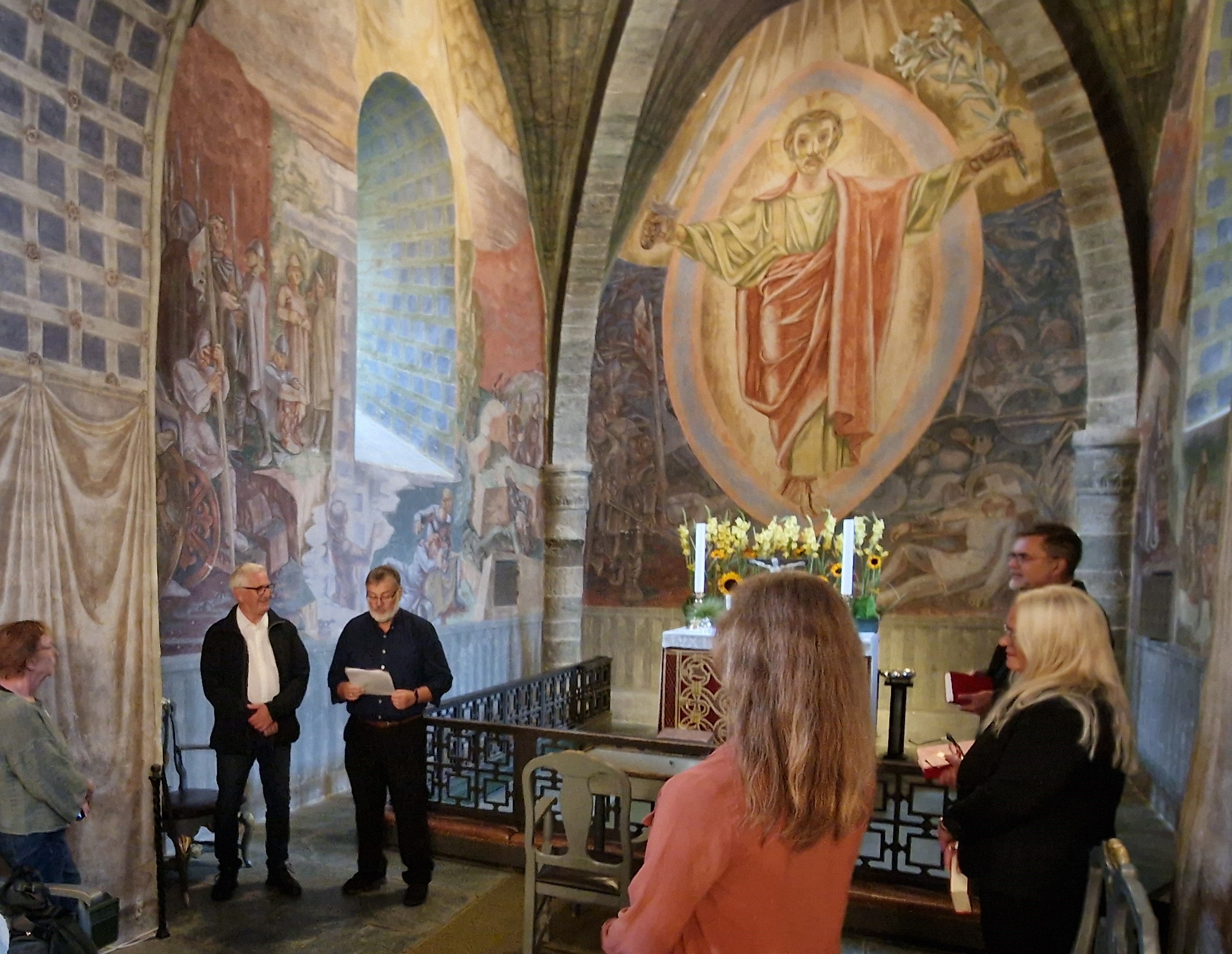 Signering av avtale om bokutgivelse